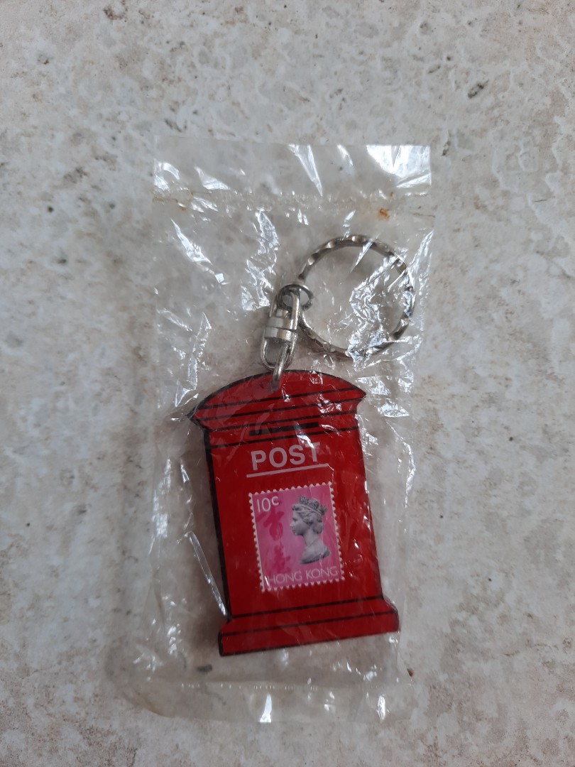 全新香港皇冠郵票鎖匙扣(郵筒型) Hong Kong stamp key ring (post box), 興趣及遊戲, 收藏品及紀念品 ...