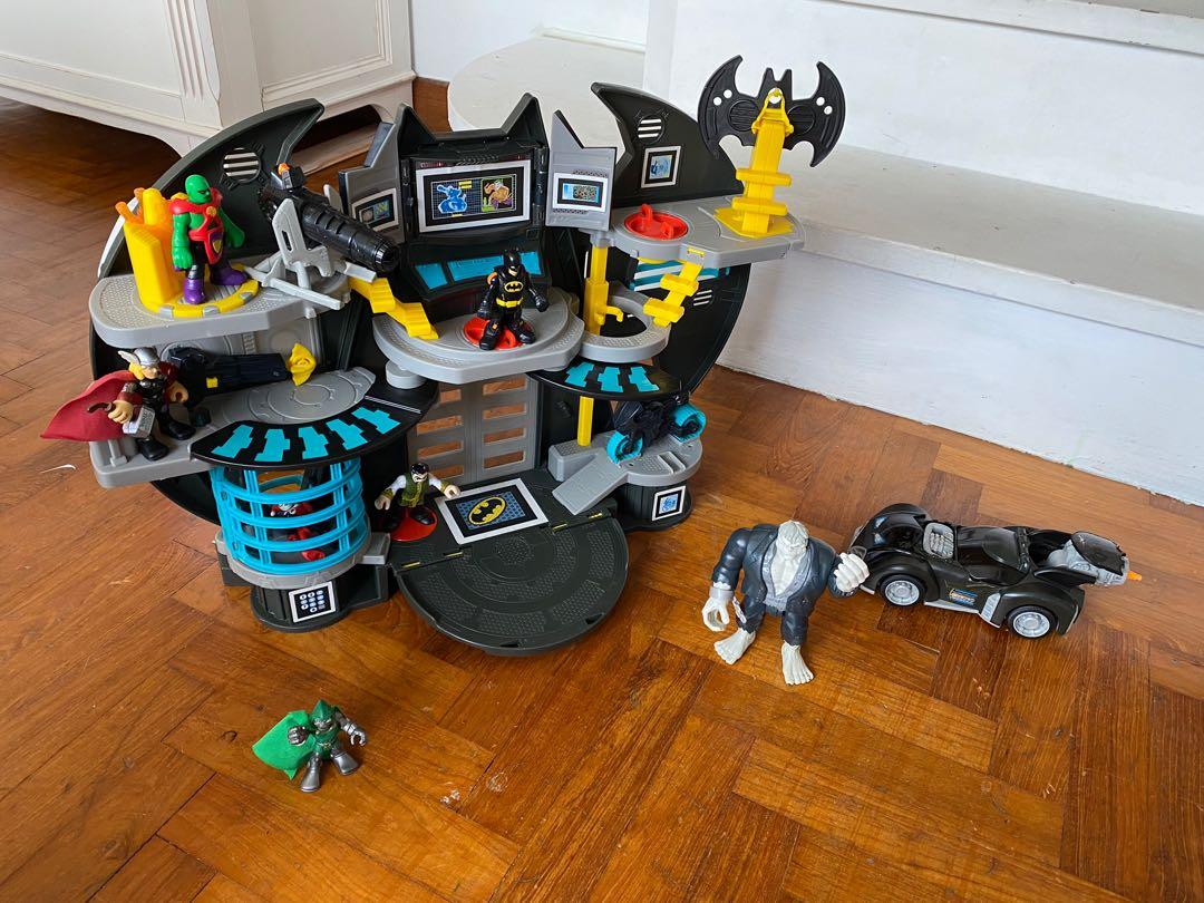 Batman headquarters, car and robot, Hobbies & Toys, Toys & Games on ...