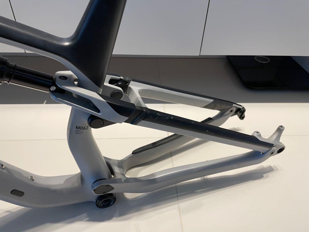 Canyon Neuron CF9 Frame Size L and Fox 34 Fork, Sports Equipment ...