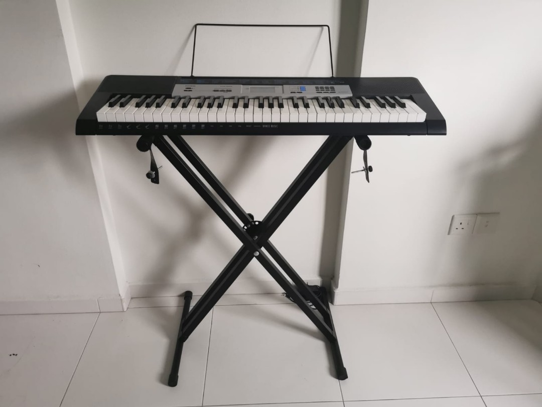 Casio beginner keyboard, Hobbies & Toys, Music & Media, Musical ...