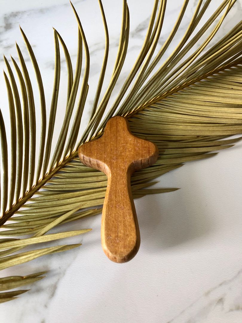 Handheld (Holding) Pine Wood Cross, Hobbies & Toys, Memorabilia ...