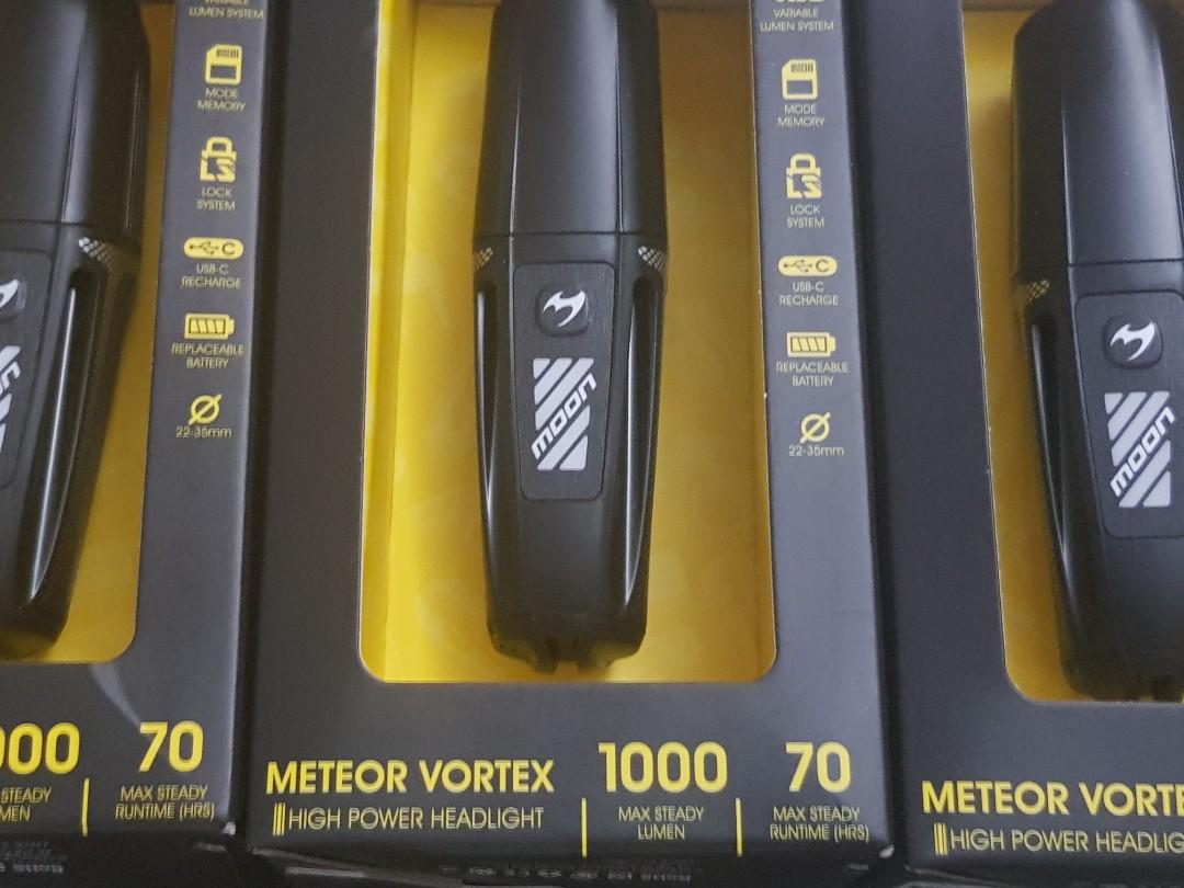 Moon Vortex 1000 Lumen USB Front Light, Sports Equipment, Bicycles ...