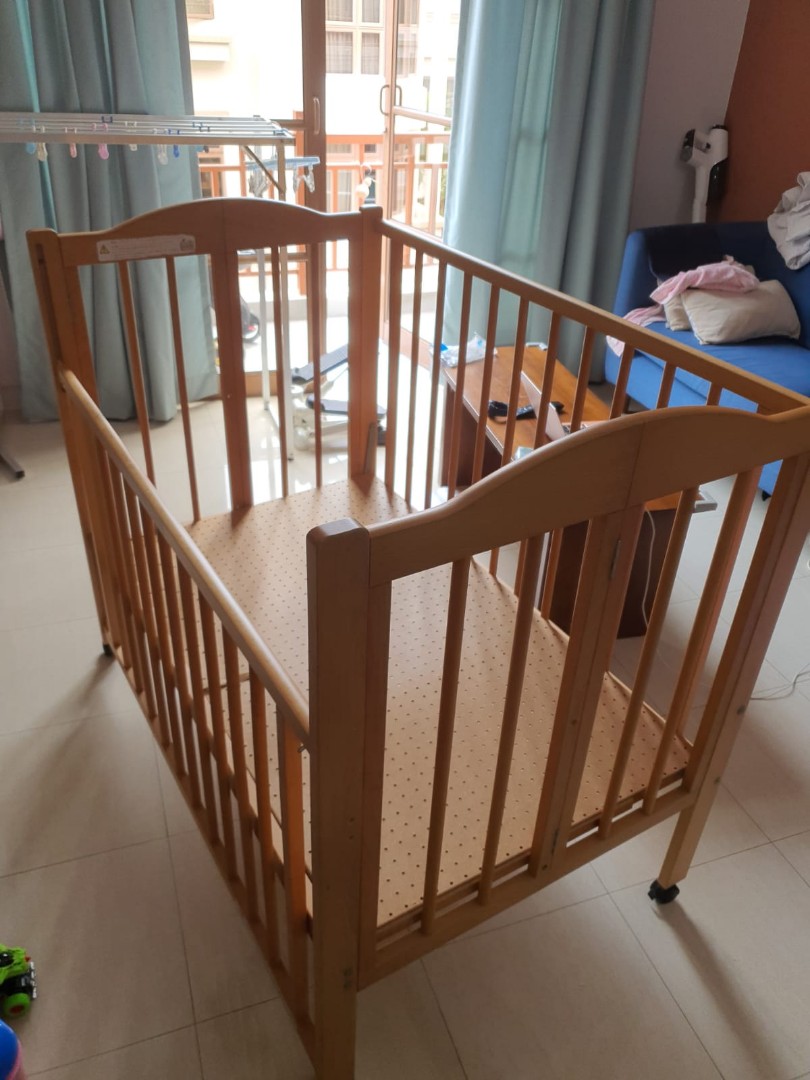 Easy to use Baby cot, Babies & Kids, Baby Nursery & Kids Furniture ...