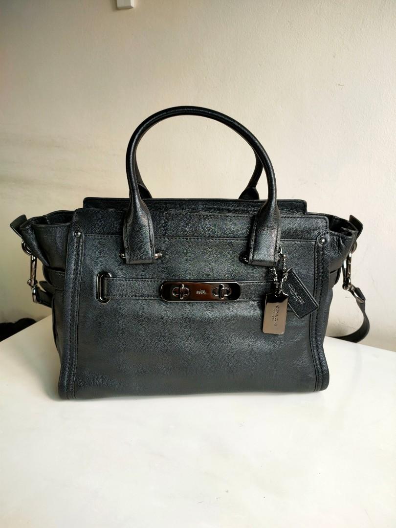 Coach Swagger carryall black soft leather, Women's Fashion, Bags ...