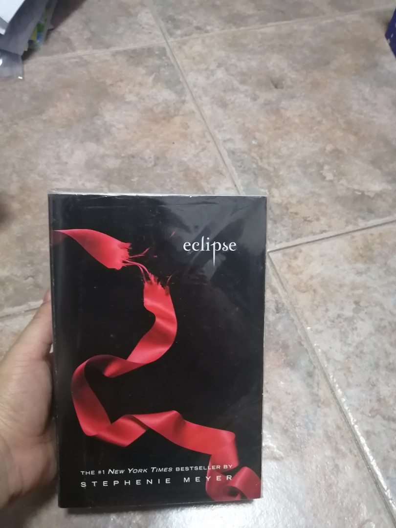 Eclipse, Hobbies & Toys, Books & Magazines, Children's Books on Carousell
