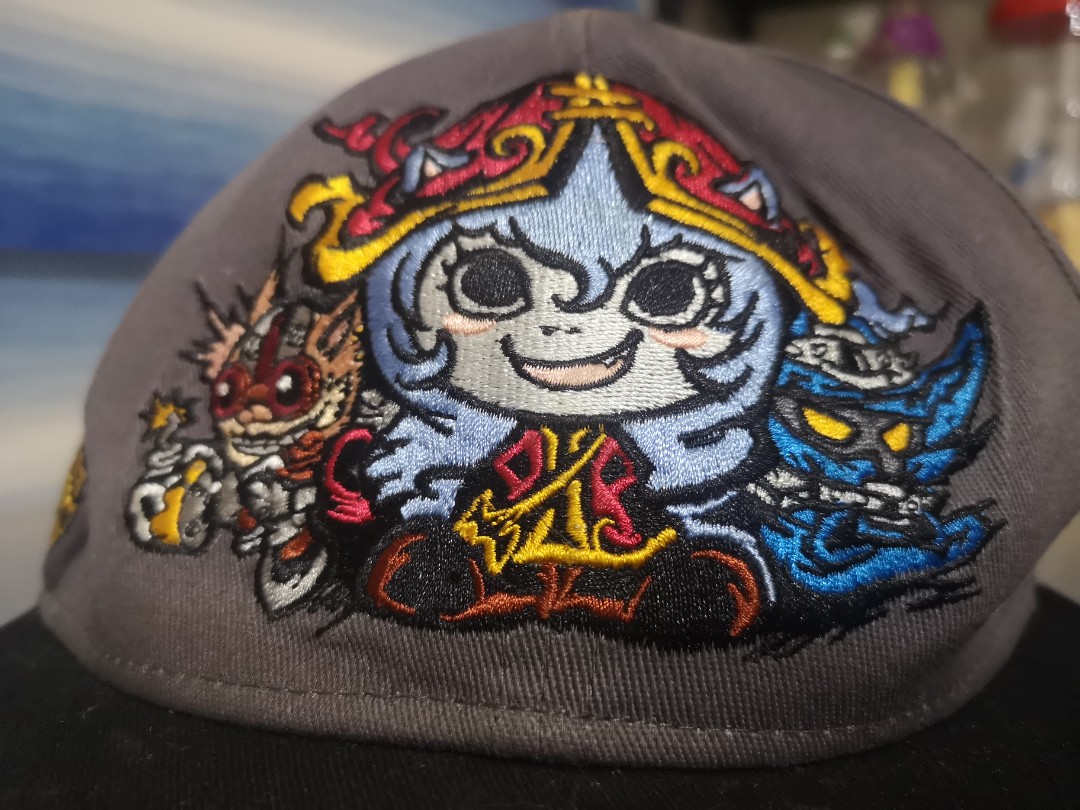 League of legends cap (can nego), Men's Fashion, Watches & Accessories ...