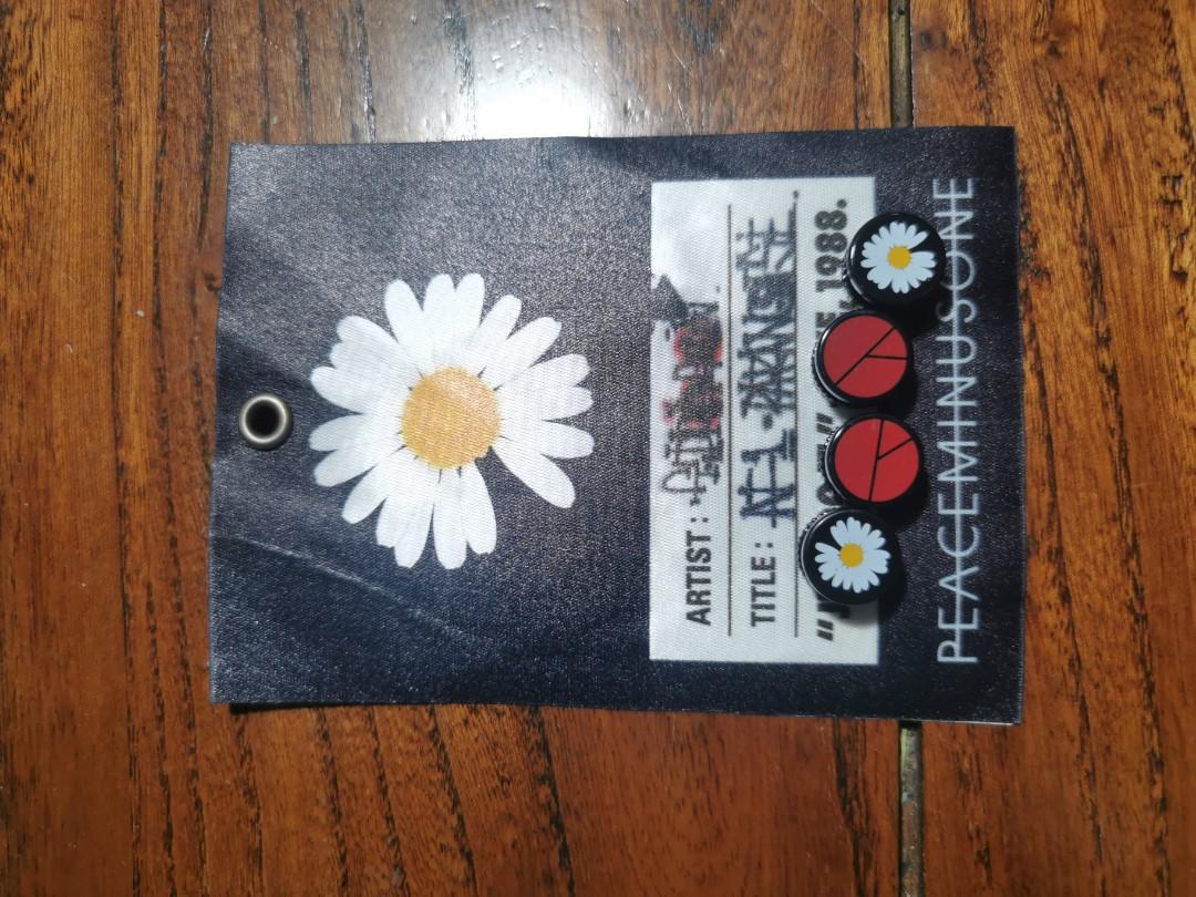 Nike X Peaceminusone PMO sticker and pins, Men's Fashion, Footwear ...