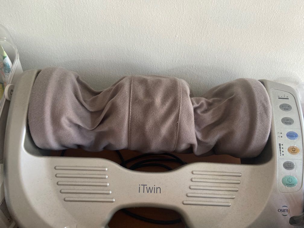 Osim Itwin foot massager, Health & Nutrition, Massage Devices on Carousell