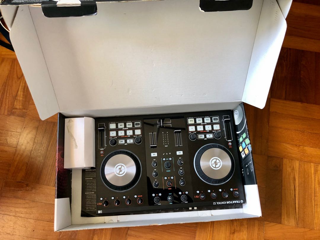 Traktor S2 Mk2 DJ controller, Hobbies & Toys, Music & Media, Musical ...