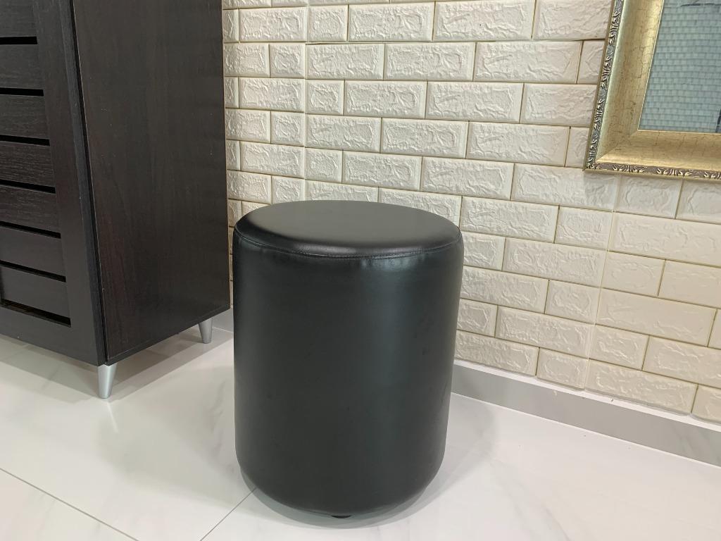 Black Round Stool, Furniture & Home Living, Furniture, Chairs on Carousell