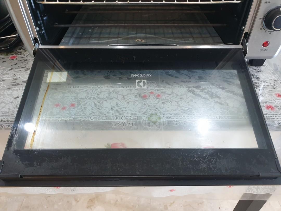 Electrolux Tabletop Oven 56L with baking accesories, TV & Home Appliances, Kitchen Appliances ...