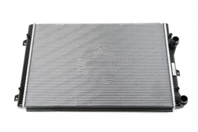 Original VW / Audi 2.0 Radiator 5K0 121 251 J, Auto Accessories on ...