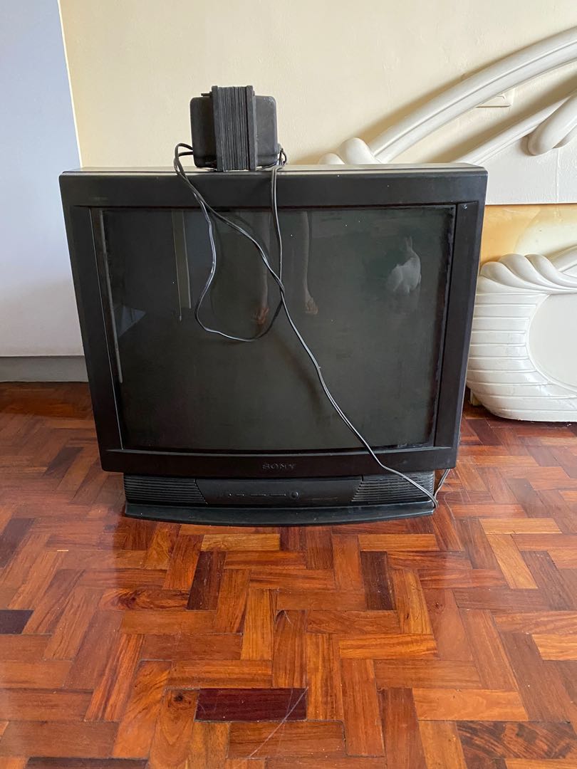 Sony Old TV, TV & Home Appliances, TV & Entertainment, TV on Carousell