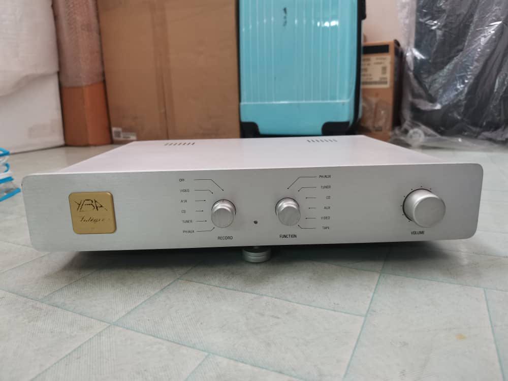 YBA Integre Delta DT (Dual Transformers) Stereo Integrated Amplifier ...