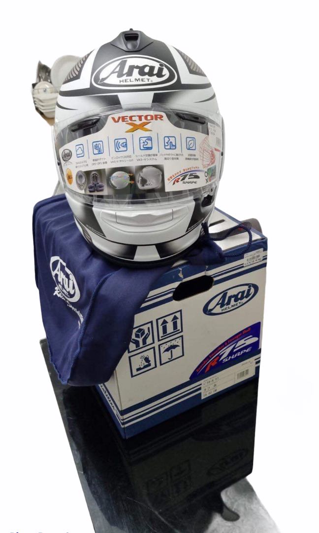 Arai vector helmet, Luxury, Accessories on Carousell