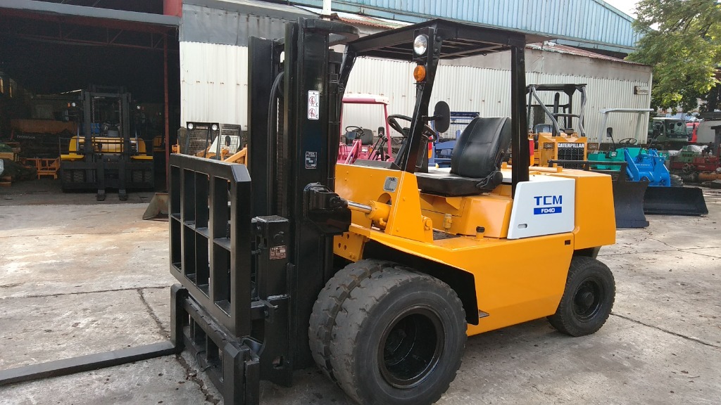 fork lift TCM FD40 japan surplus, Special Vehicles, Heavy Vehicles on ...