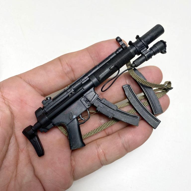 1/6 Scale Hot Toys MP5 for 12" action figure, Toys & Games, Bricks ...