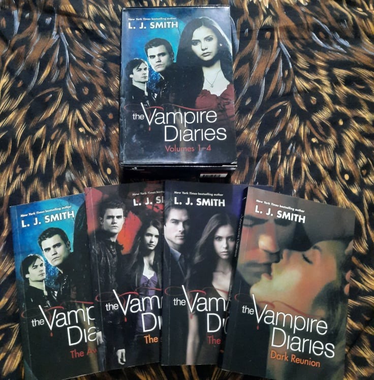 BOOK SET of The Vampire Diaries, Hobbies & Toys, Books & Magazines ...