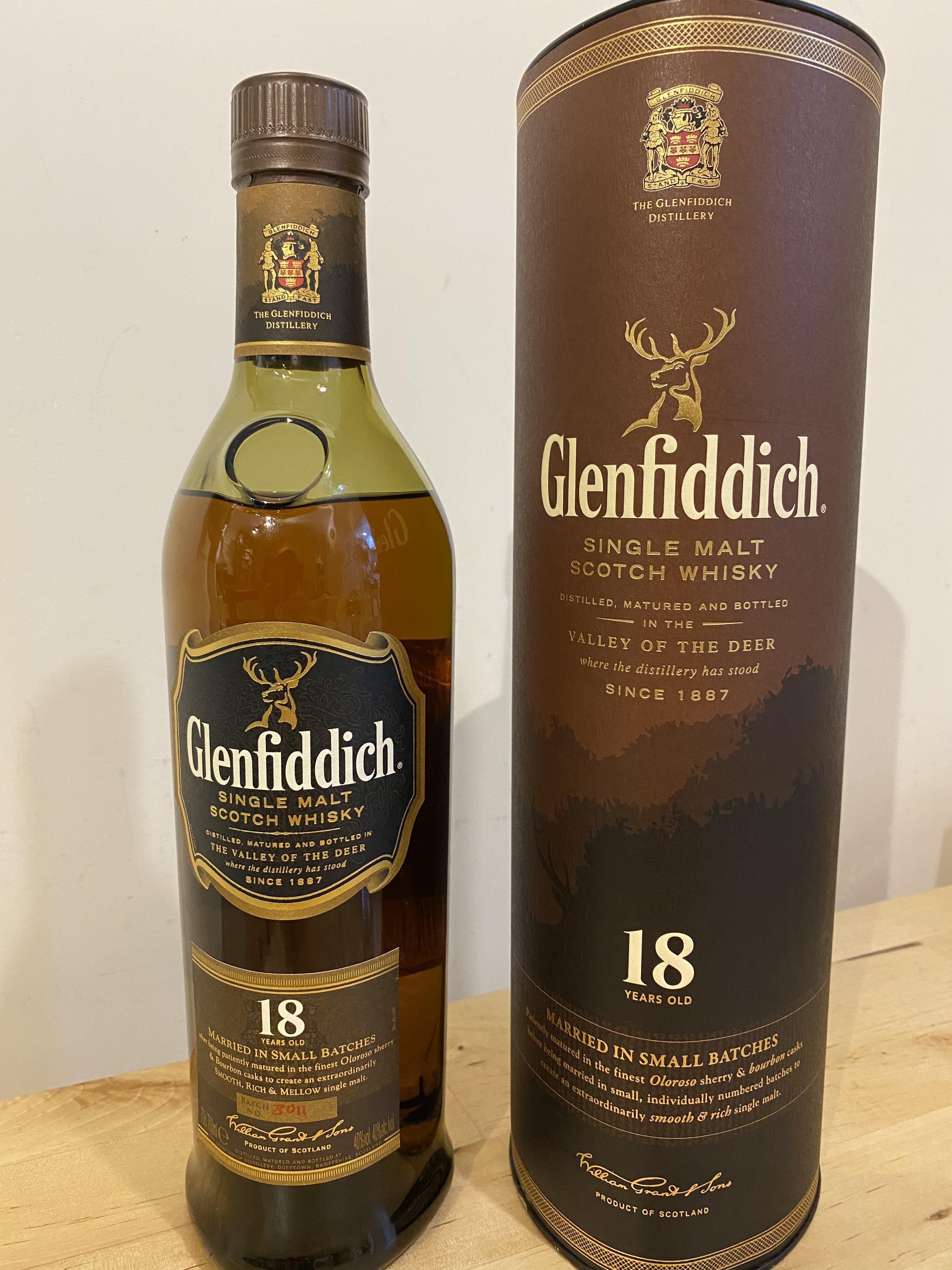 Glenfiddich 18 years small batches 舊版收藏台版有編號, 嘢食 & 嘢飲, 酒精飲料 - Carousell
