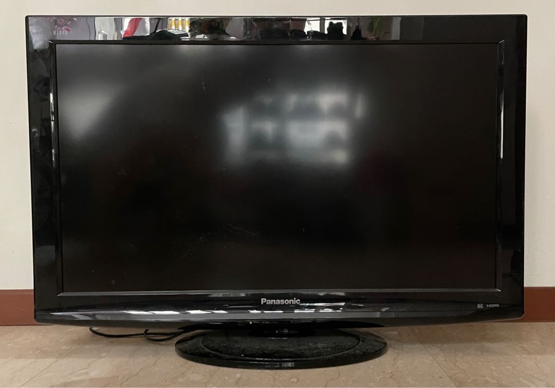 Panasonic 32 inch LCD TV, TV & Home Appliances, TV & Entertainment, TV ...