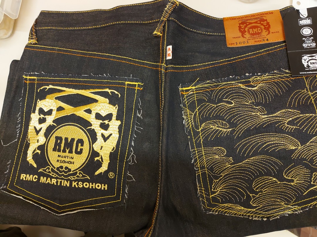 RMC Logo Gold Jeans, 男裝, 褲＆半截裙, 牛仔褲 - Carousell