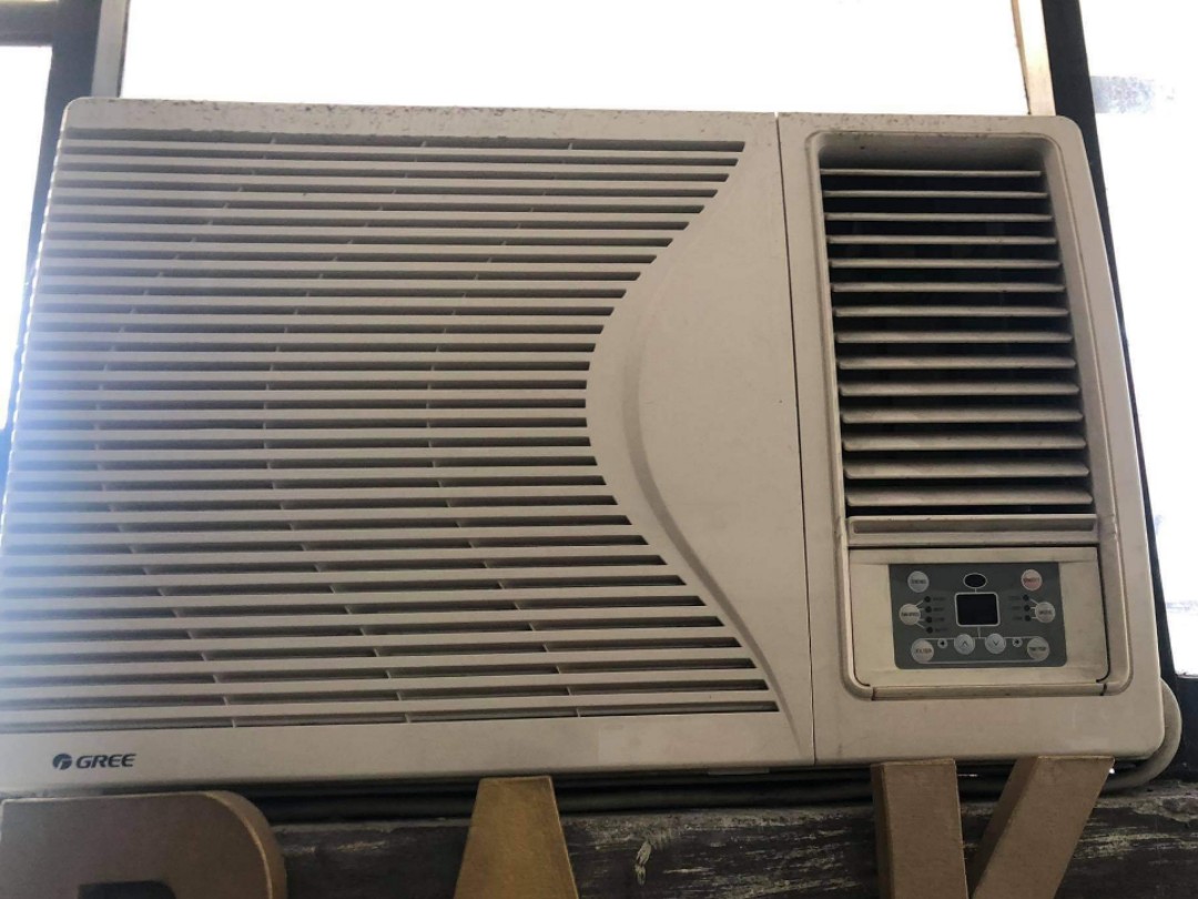 WELL - MAINTAINED Gree 2.5HP window-type aircon, TV & Home Appliances ...