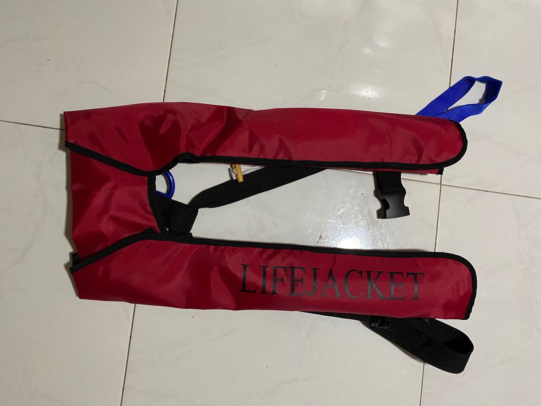 Foc qxpress delivery:Brand New life jacket with gas cylinders, Sports ...