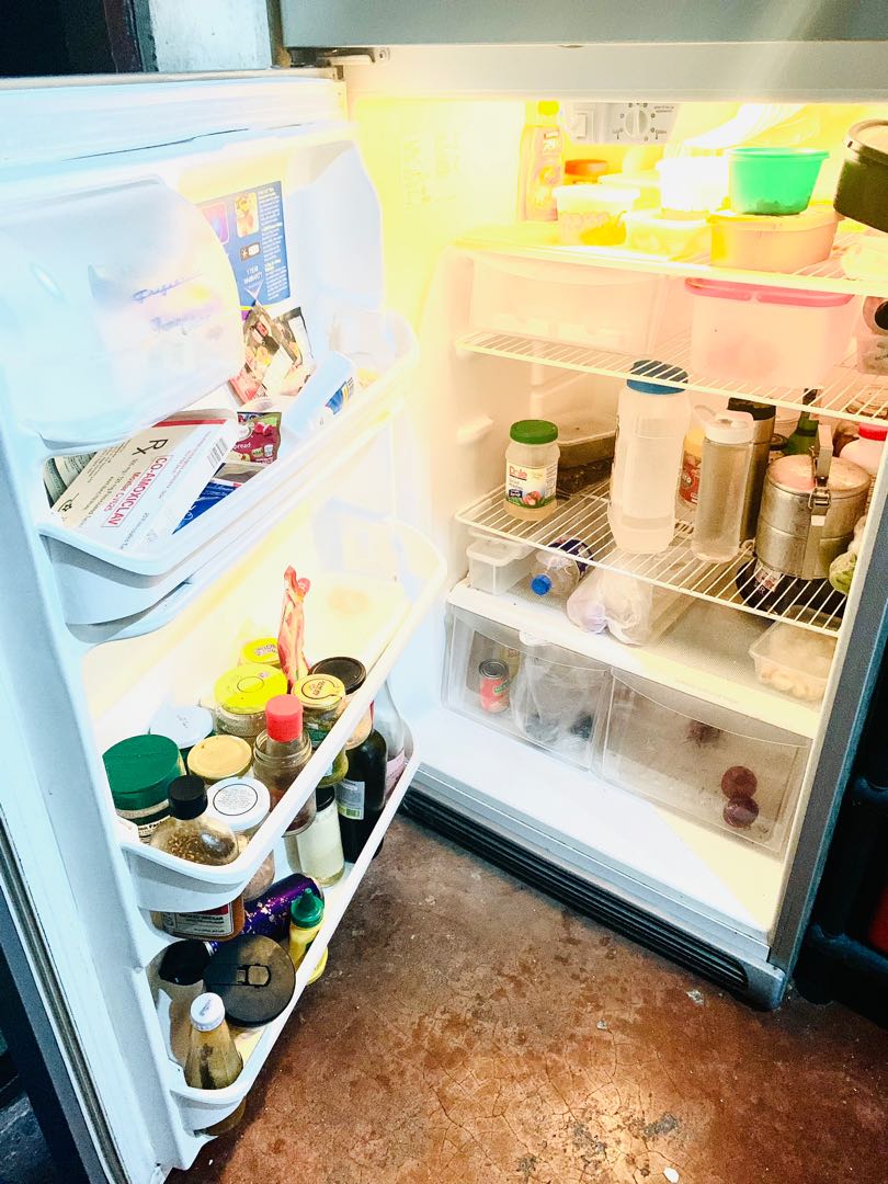 Frigidaire 18 Cu. Ft. Top Freezer non-defrost Refrigerator, Furniture ...