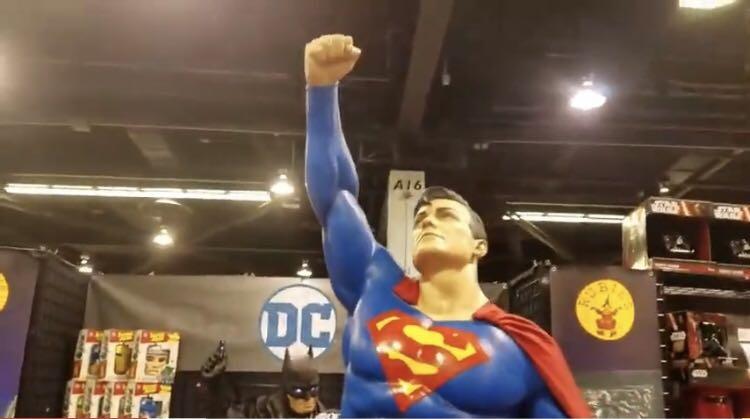Rubie’s DC Comics Life-Size Superman In-Flight Fiberglass Statue - 8ft ...