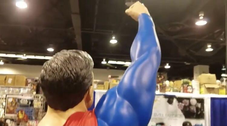 Rubie’s DC Comics Life-Size Superman In-Flight Fiberglass Statue - 8ft ...