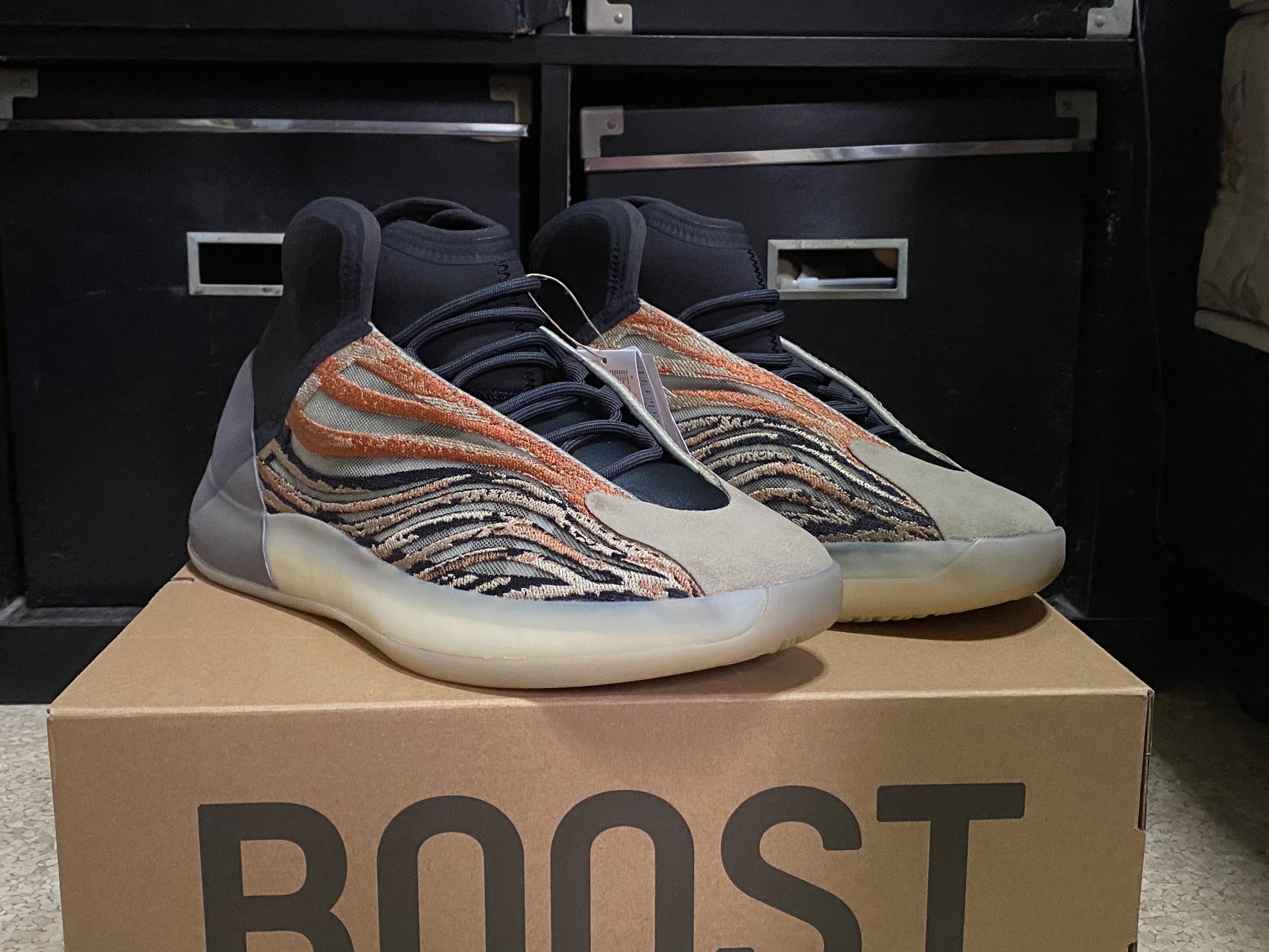 YEEZY QNTM Flare Orange UK11, Men's Fashion, Footwear, Sneakers on ...