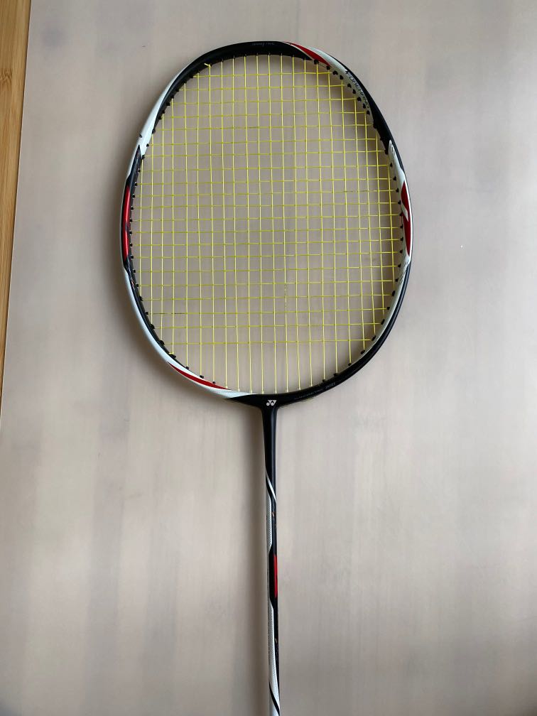 Yonex DUORA Z STRIKE JP版, 運動產品, 運動與體育, 運動與體育 - 球拍和球類運動 - Carousell