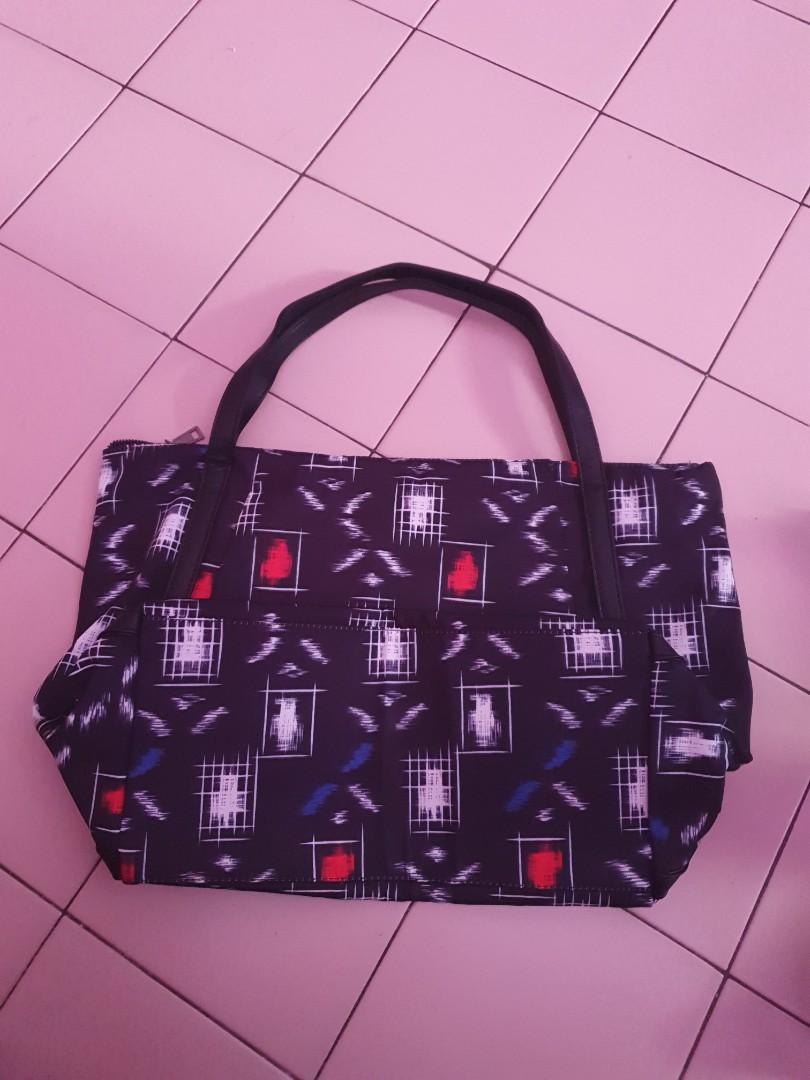 Beautiful bag, Luxury, Bags & Wallets on Carousell