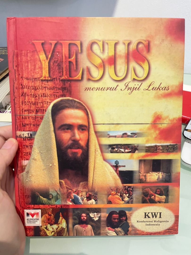 Buku Rohani - Yesus menurut Injil Lukas by KWI (konferensi waligereja ...
