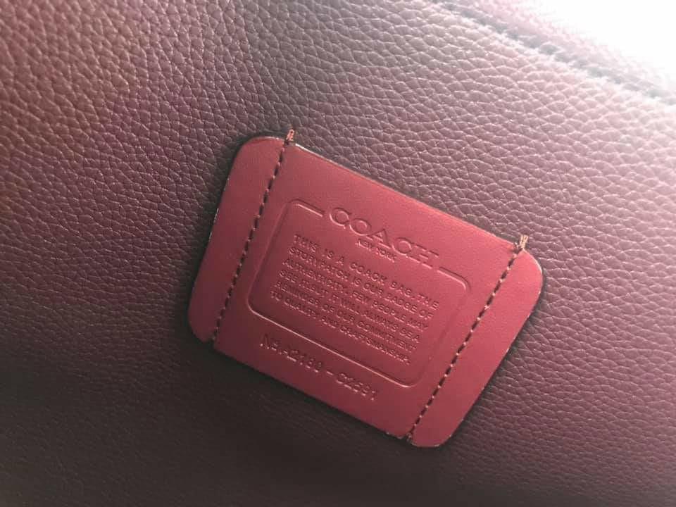 Coach Tyler Carry All, Women's Fashion, Bags & Wallets, Shoulder Bags ...