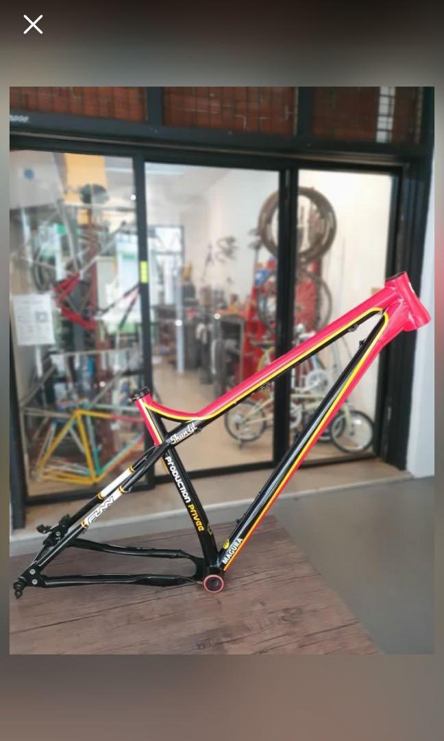 Production Privee Shan GT (frame), Sports Equipment, Bicycles & Parts ...
