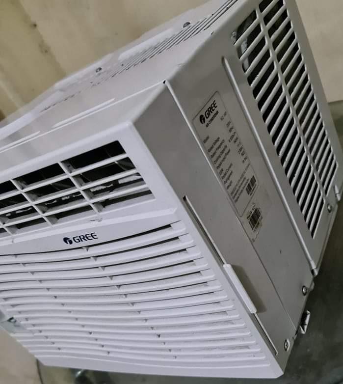 GREE Window type non inverter/Manual 0.5HP air conditioner, TV & Home ...