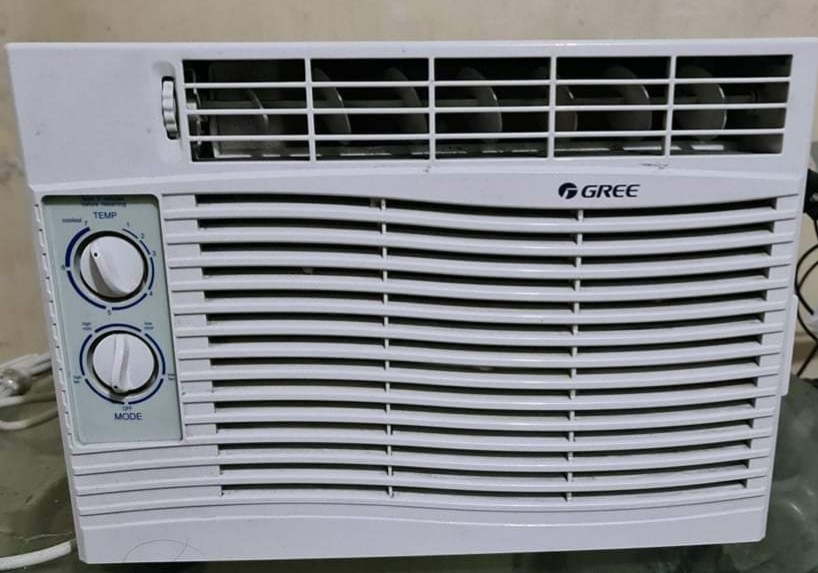 GREE Window type non inverter/Manual 0.5HP air conditioner, TV & Home ...