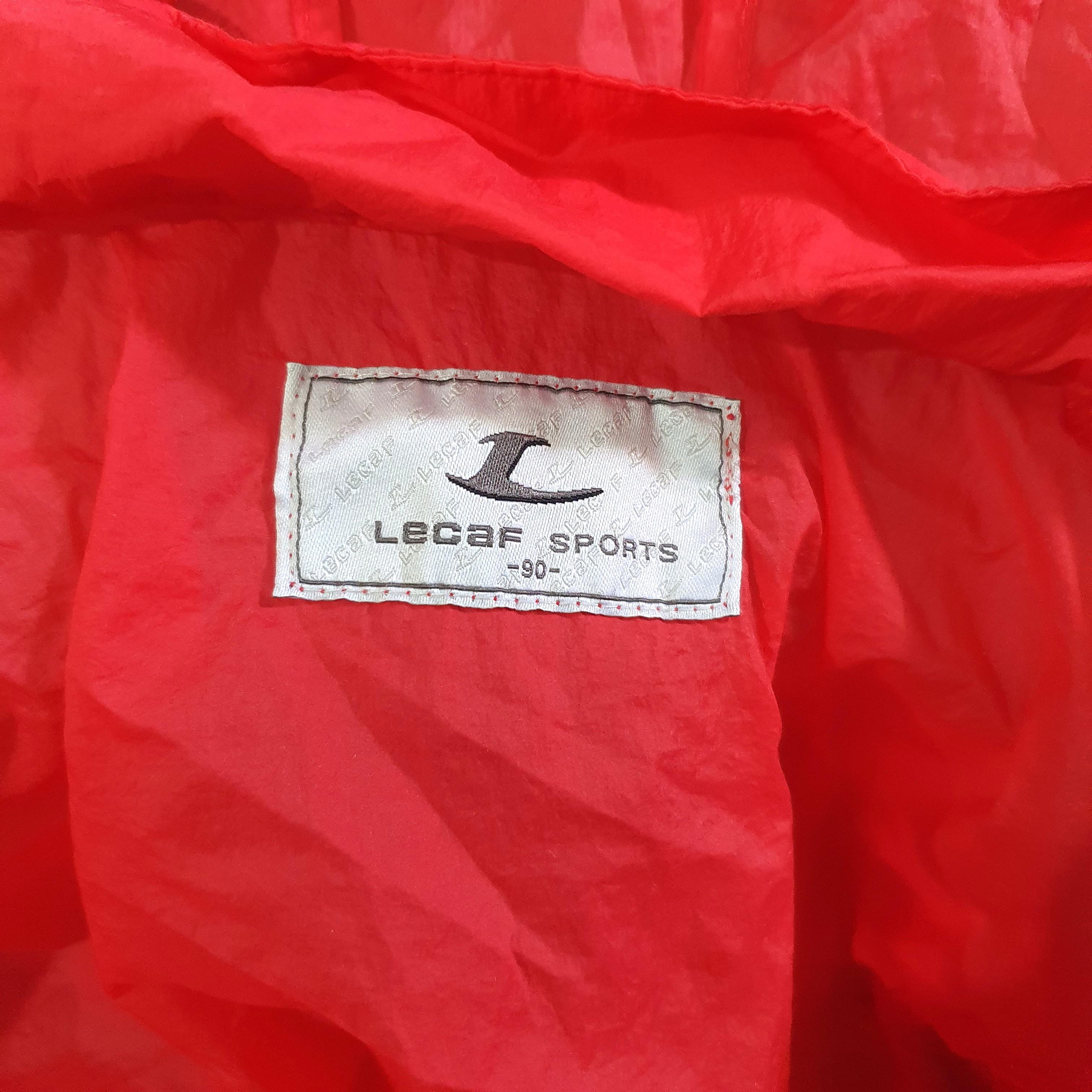 Lecaf windbreaker, Women's Fashion, Coats, Jackets and Outerwear on Carousell