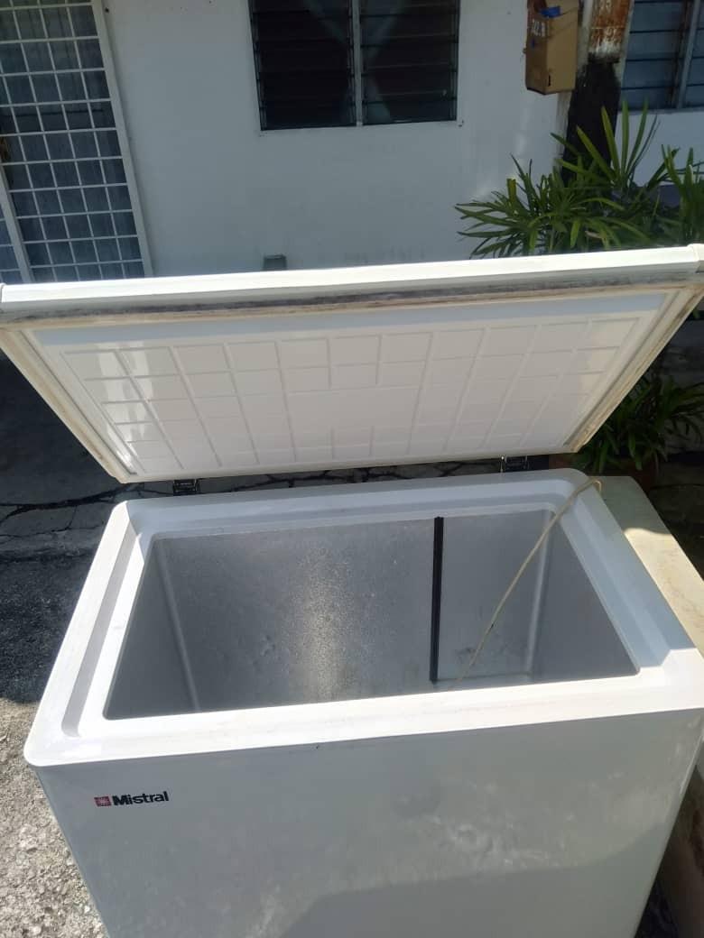Mistral chest freezer 155 liter, TV & Home Appliances, Kitchen ...