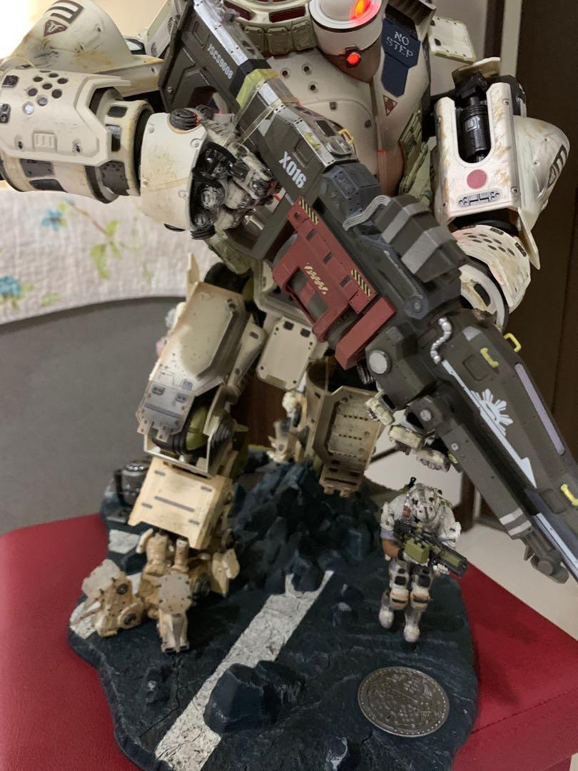 Titanfall Collector's Edition statue with Art Book, Hobbies & Toys ...