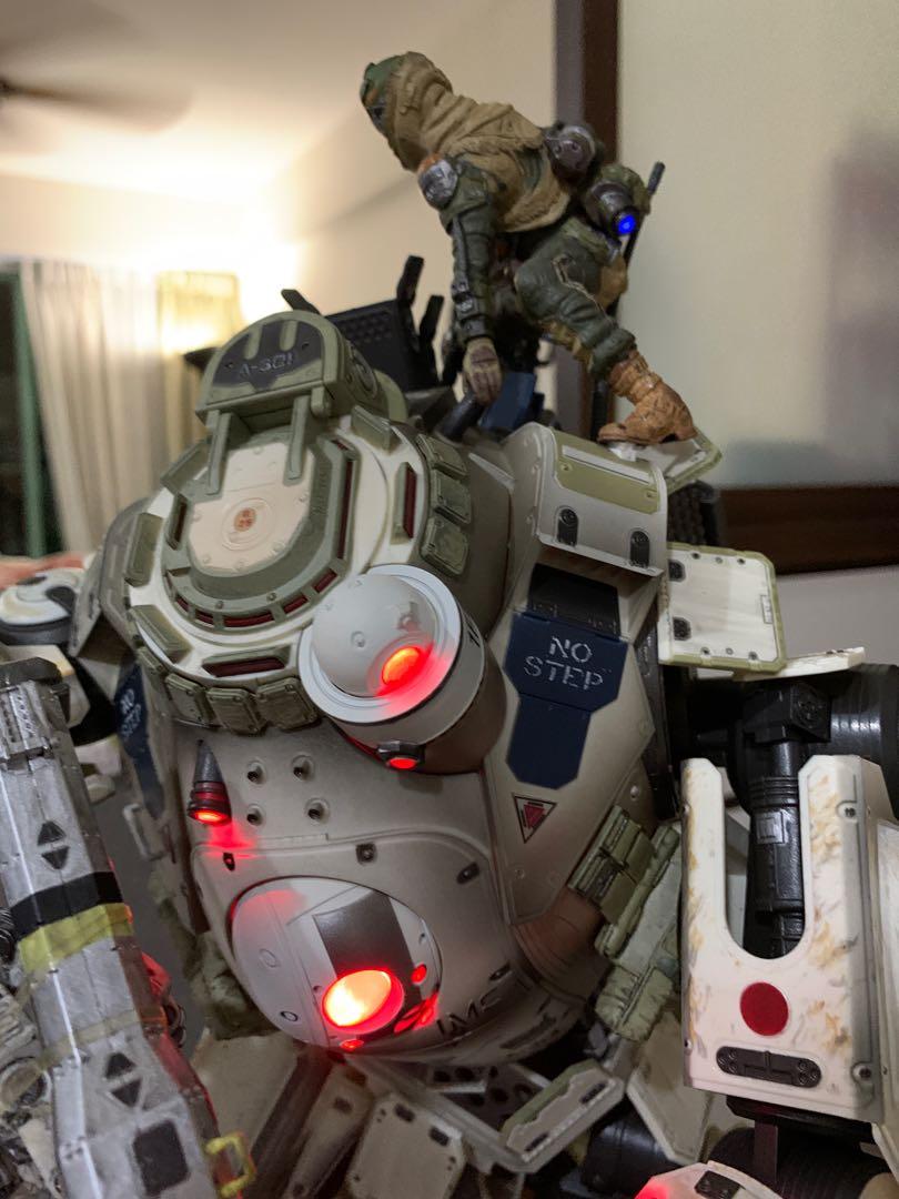 Titanfall Collector's Edition statue with Art Book, Hobbies & Toys ...