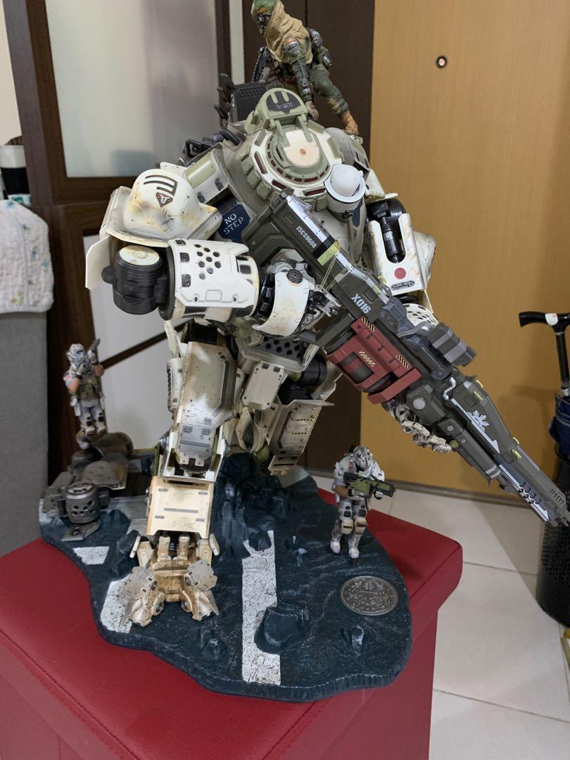 Titanfall Collector's Edition statue with Art Book, Hobbies & Toys ...