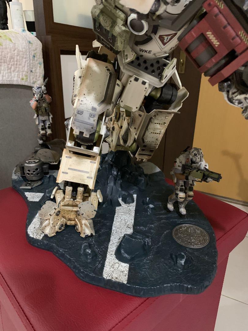 Titanfall Collector's Edition statue with Art Book, Hobbies & Toys ...