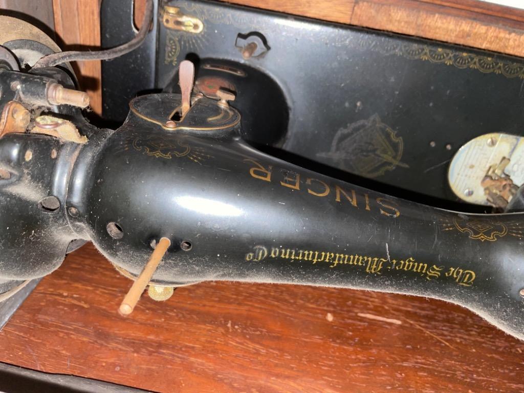 Vintage Singer 15K Sewing Machine with antique Singer Table, Hobbies ...