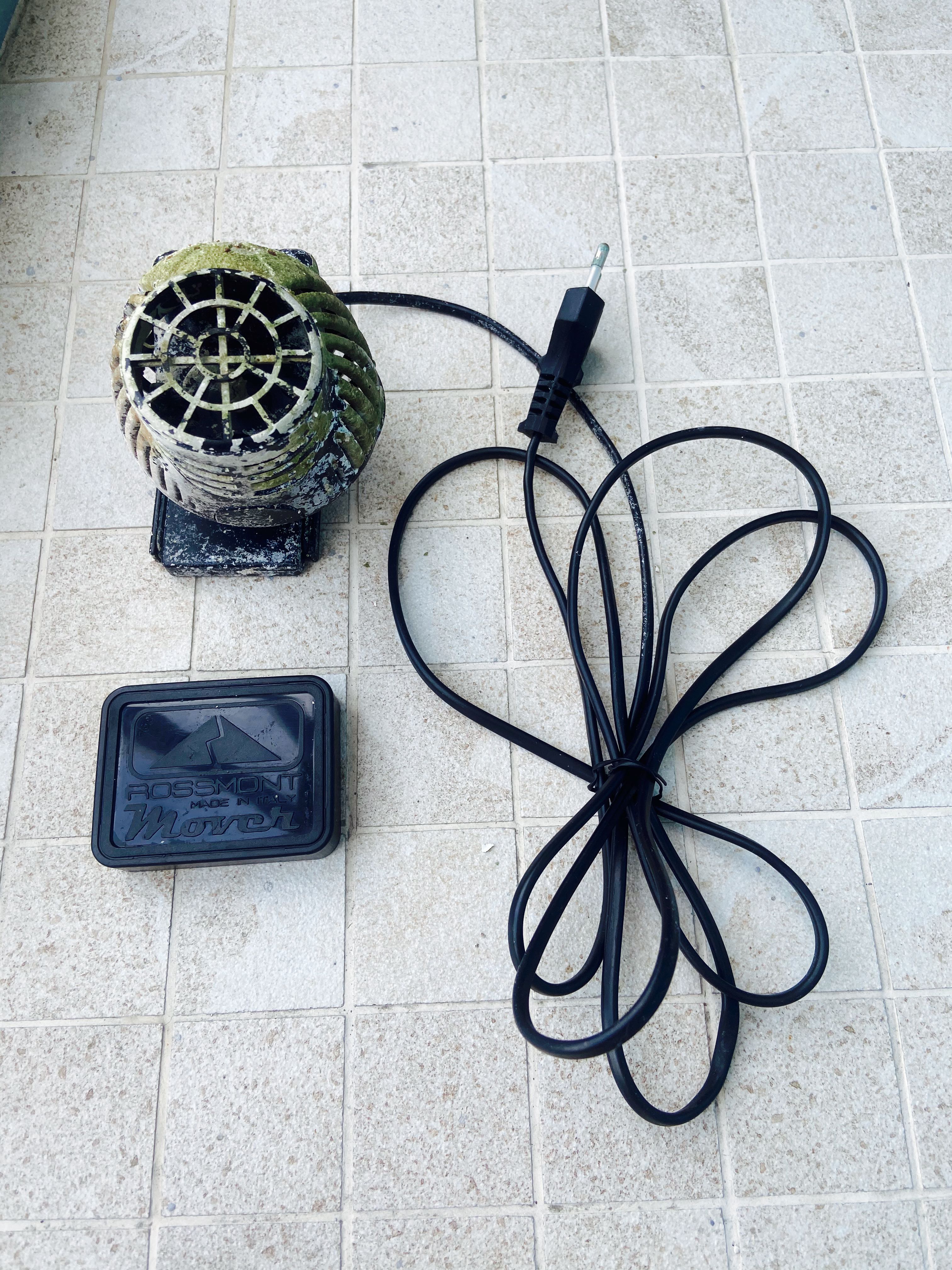 Wavemaker, Pet Supplies, Homes & Other Pet Accessories on Carousell