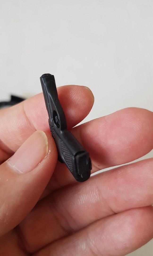 1/6 scale Medicom Japan Special Assault Team SAT pistol and drop down ...