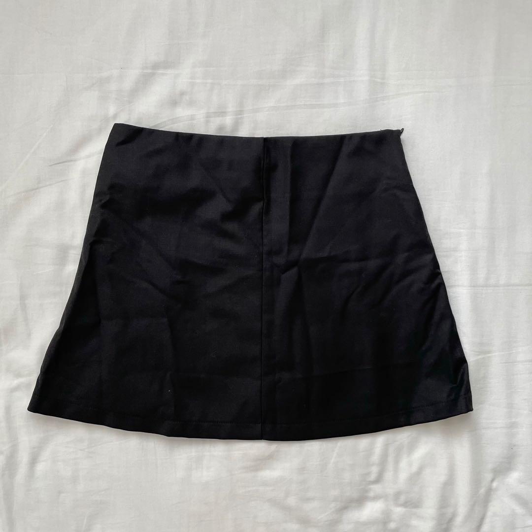 black safety pin mini skirt, Women's Fashion, Bottoms, Skirts on Carousell