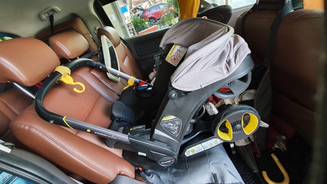 DOONA stroller+Isofix base ONE YEARS OLD, Babies & Kids, Going Out ...
