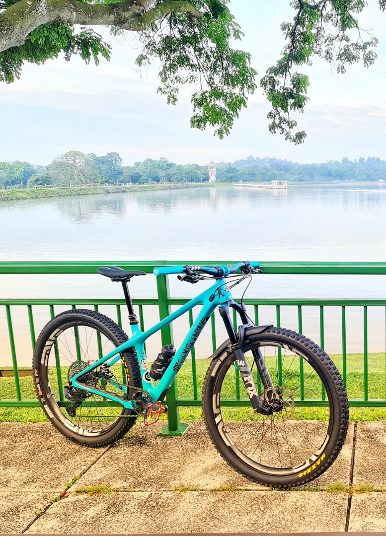 2021 Yeti Arc Turq Series Custom Build (M size), Sports Equipment ...